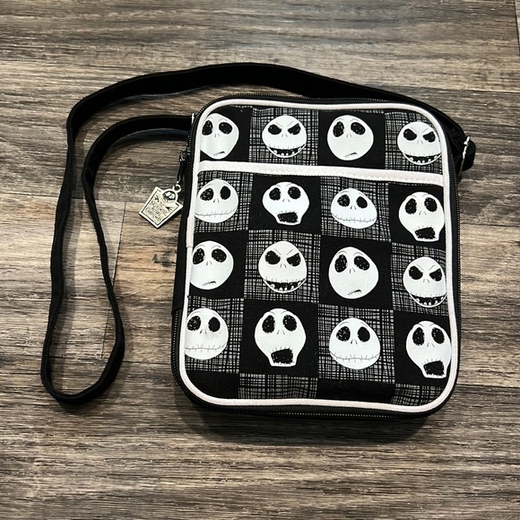 Disney | Bags | Disney Nightmare Before Christmas Pinfolio Pin ...